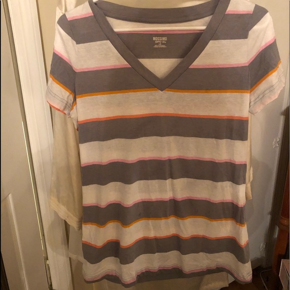 Mossimo Supply Co. | Tops | Mossimo Tee | Poshmark